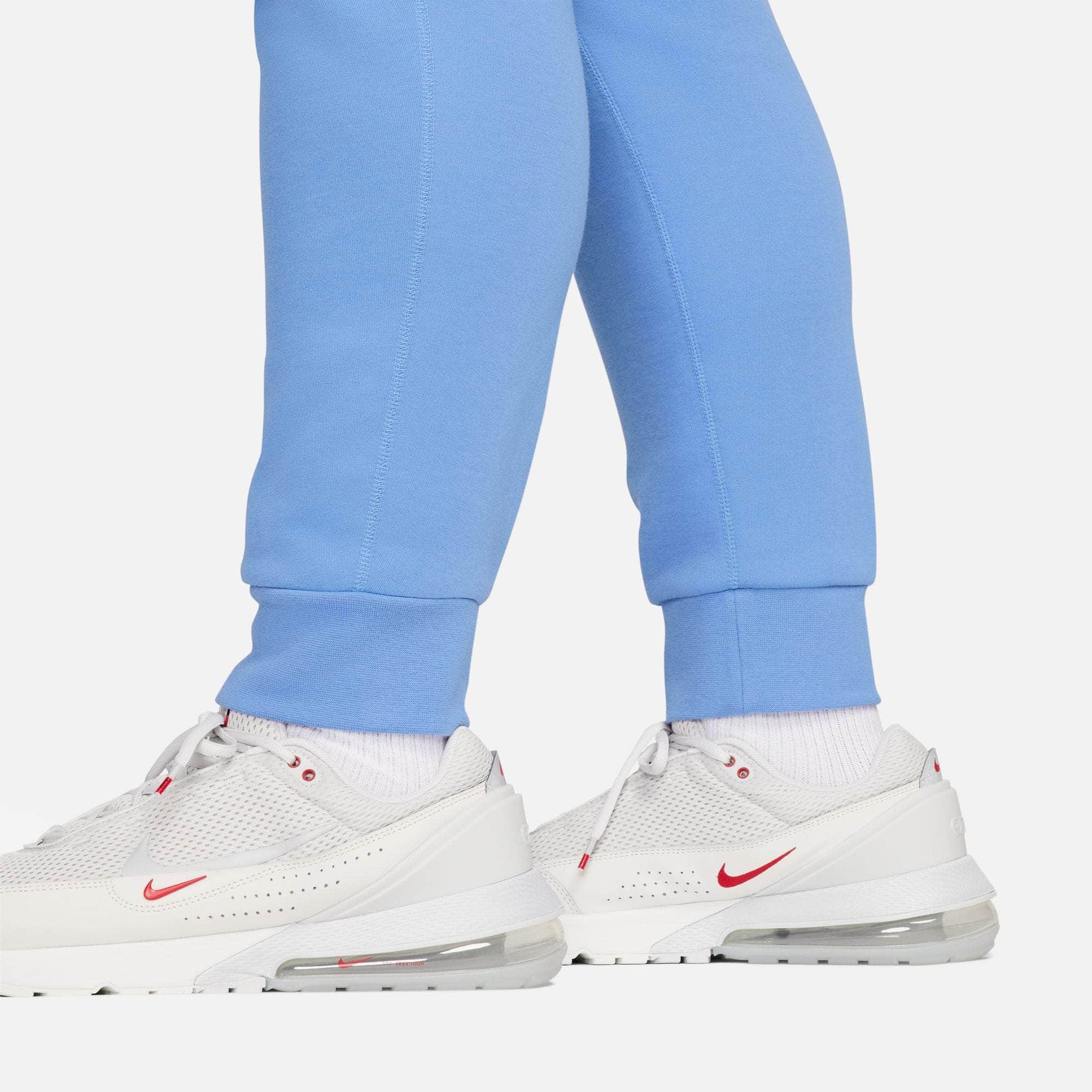 Nike Sportswear Tech Fleece - GBNY